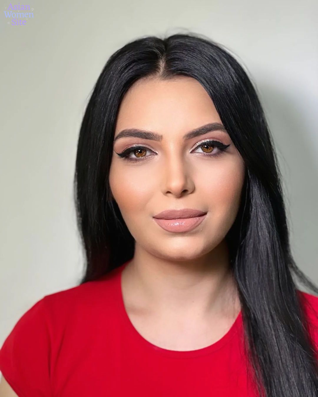 Dating an Armenian Woman: The Comprehensive Guide for Men