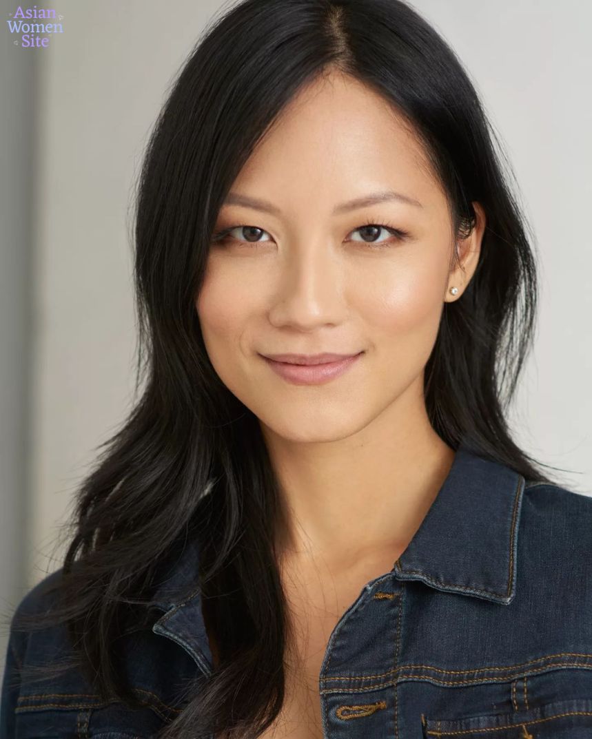 Dating Charming a Chinese Woman: All the Truth Revealed