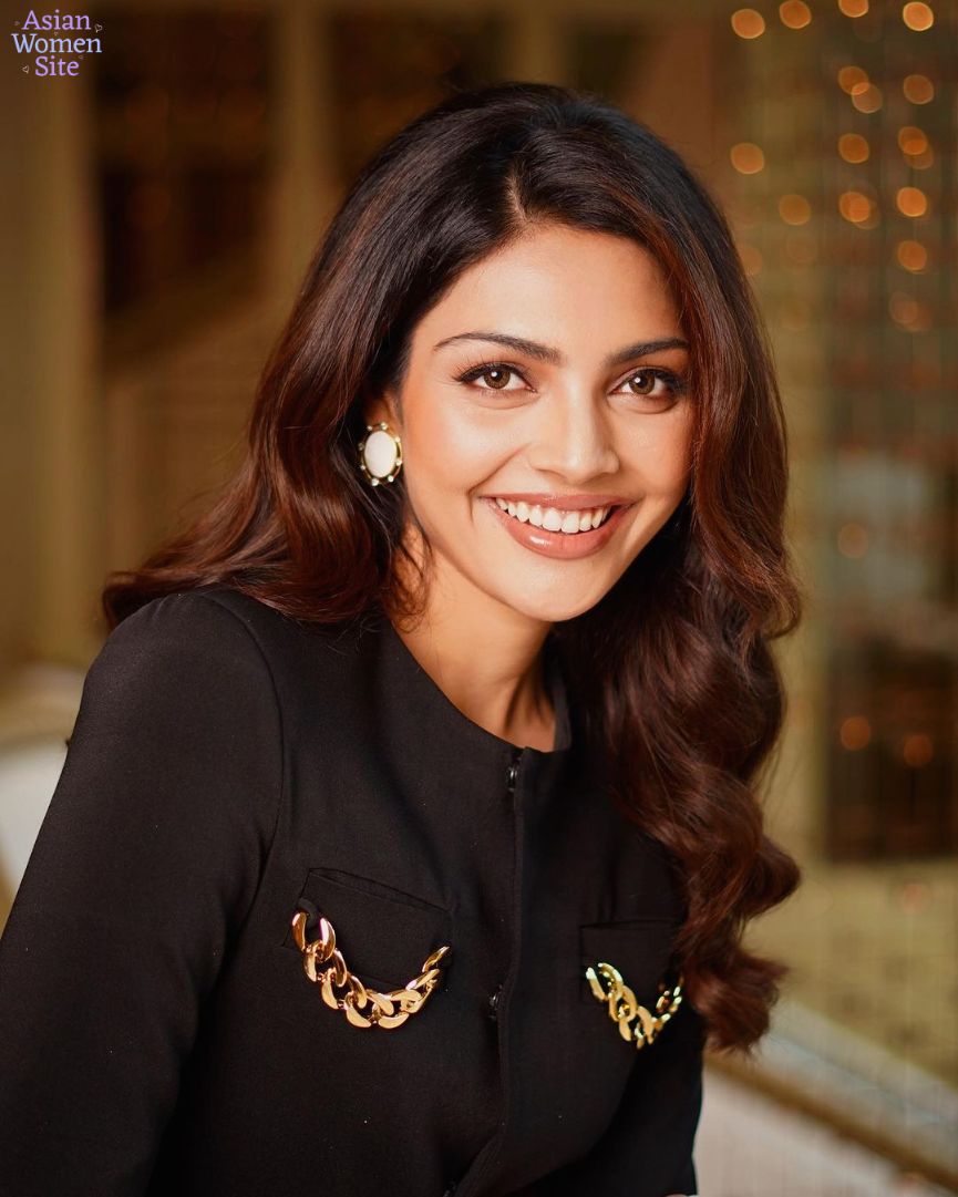 Indian Women: What Makes Them Perfect Girlfriends?