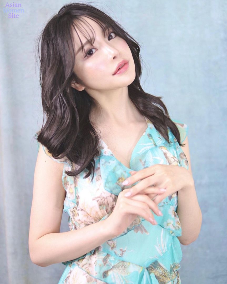 Japanese Women: Read This Guide Before Dating Them