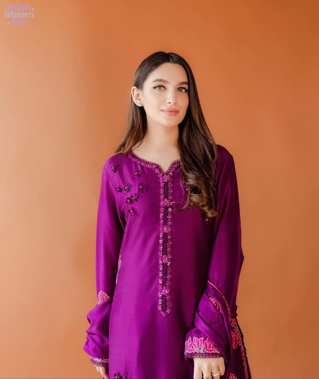 Dating a Pakistani Woman: The Ultimate Guide for Men